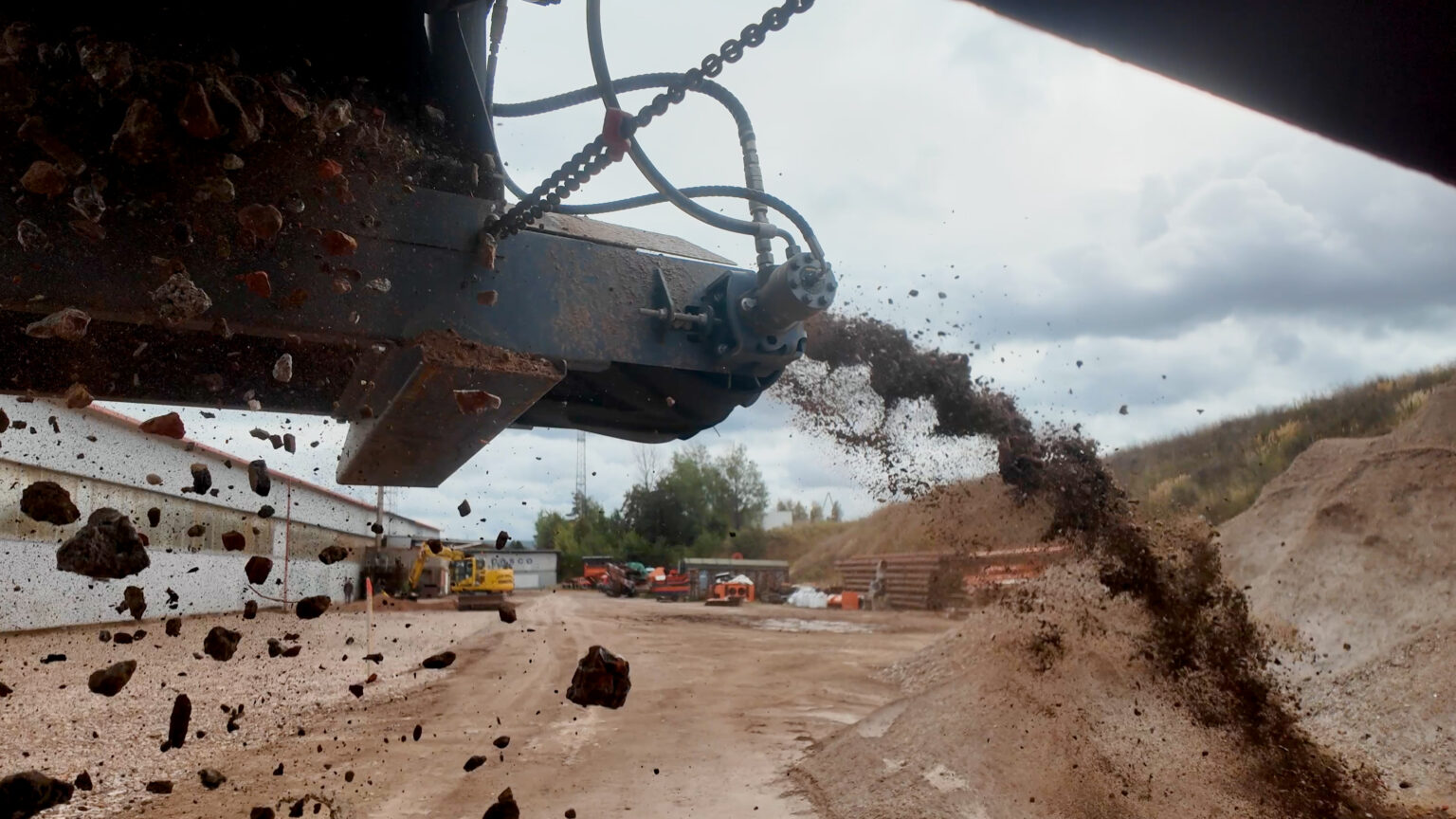 Cascade sieve in use - ARJES IMPAKTOR GmbH
